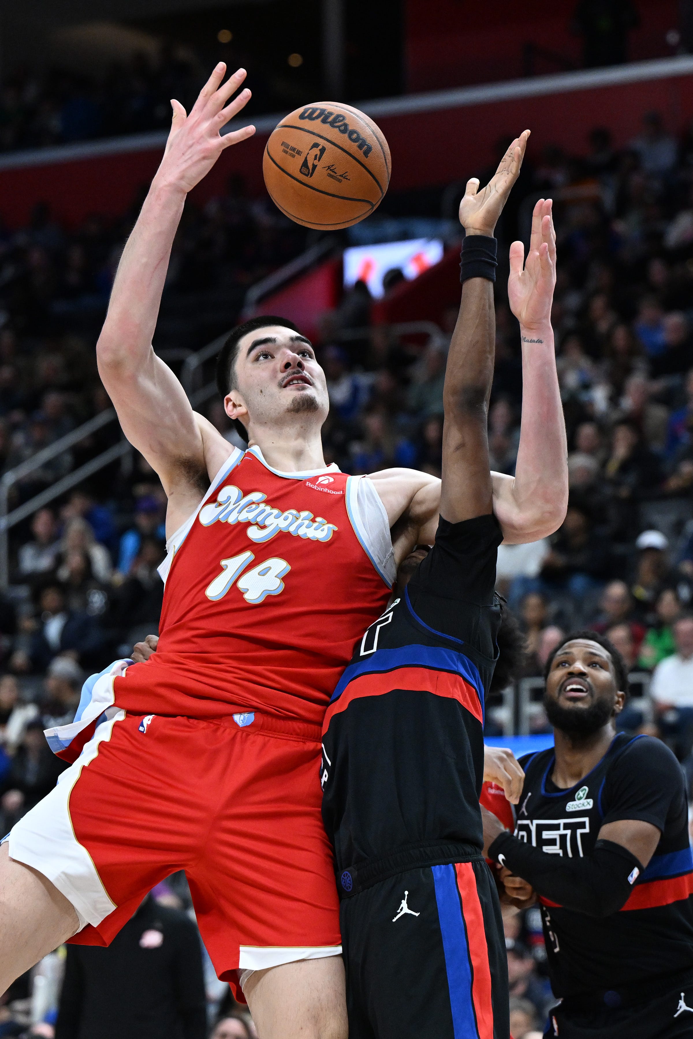 How many points did Zach Edey score tonight? Grizzlies vs Pistons box score