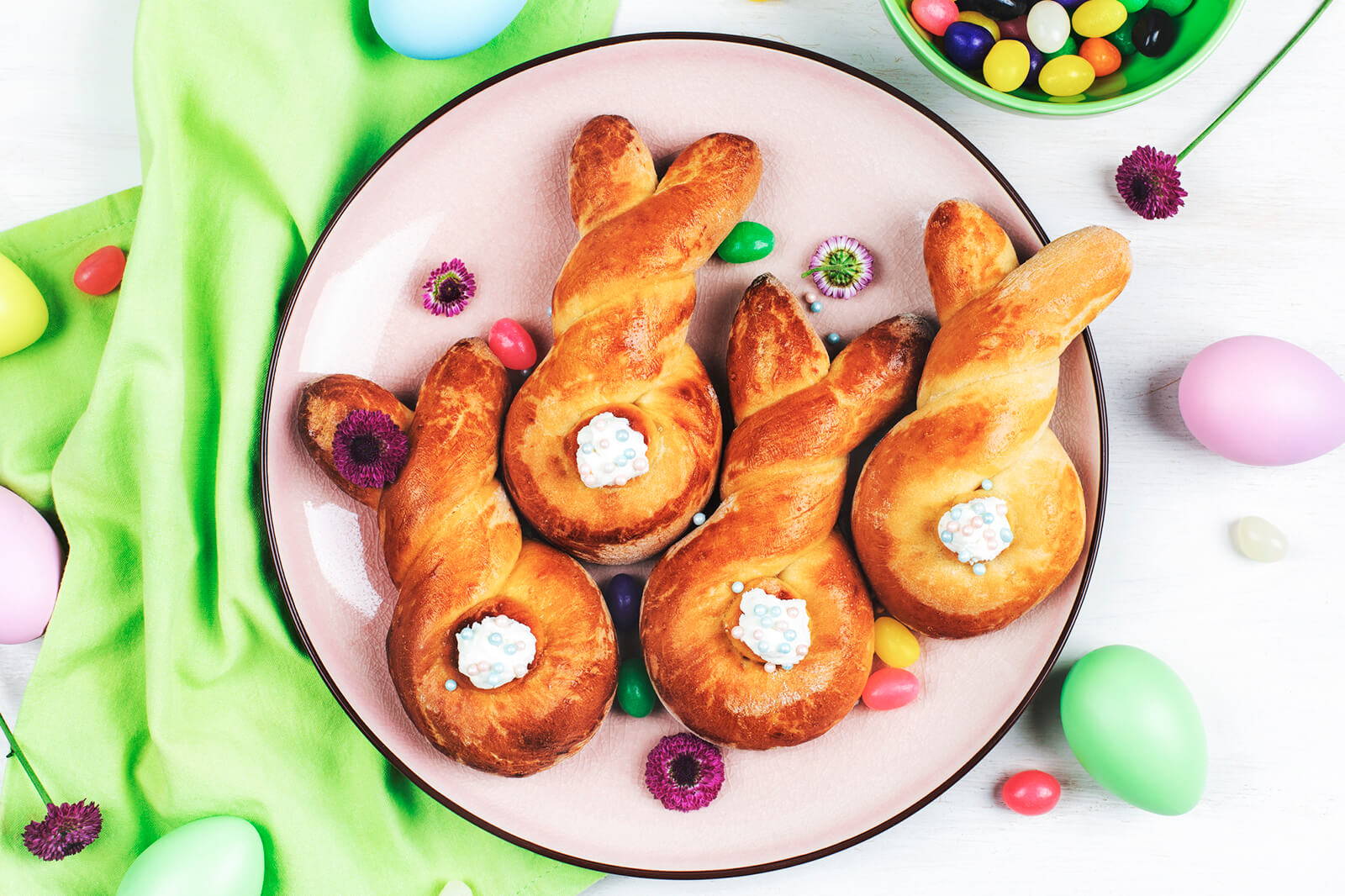 12 Tantalizing Easter Treat Ideas That'll Make Everybunny Hoppy