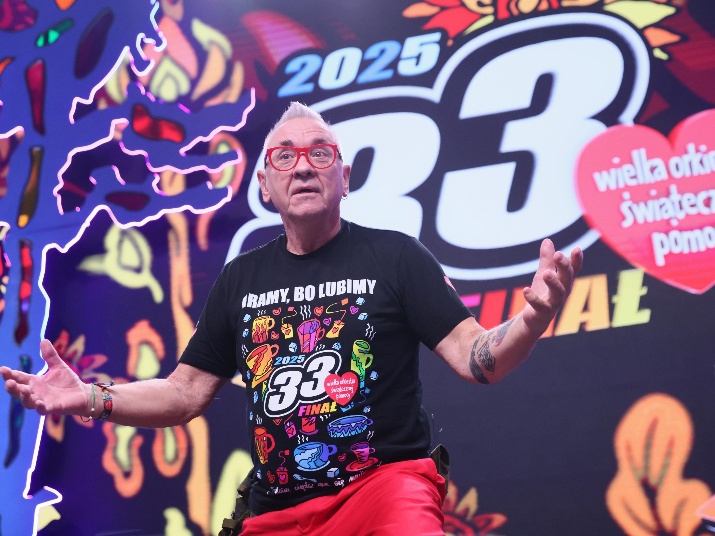 Wulgaryzmy na ogrodzeniu Owsiaka. "Właśnie ruszyła droga krzyżowa"