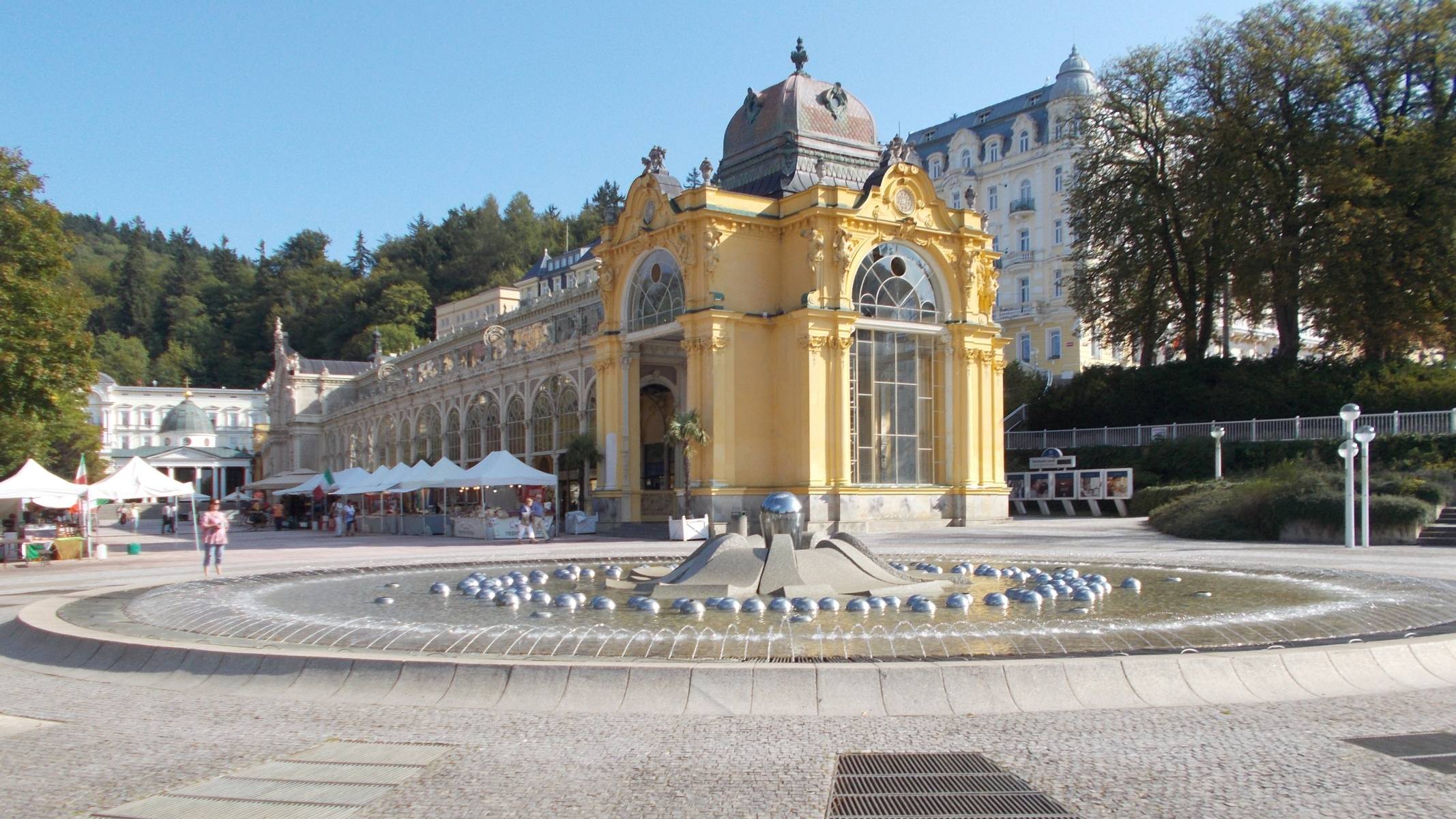 Lázeňská města s duší: Léčivé prameny, šlechtické kolonády a příběhy, které v ozvěnách šeptají ...