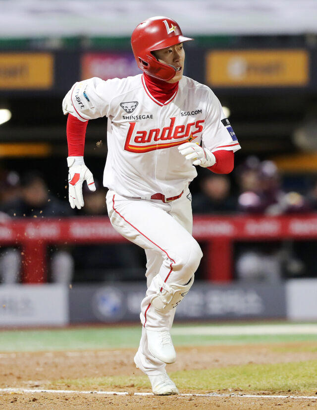 오태곤 2G 연속 친정에 비수→SSG, 파죽의 3연승+단독 2위 "팀 랜더스의 힘" 이숭용 감독 흐뭇 [MD인천]