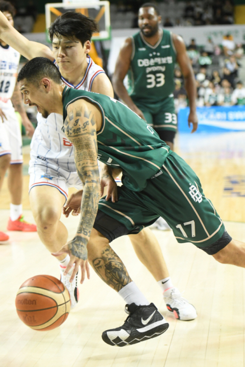 원주DB, KCC 84대 76 격파… 6강PO 불씨 살렸다.