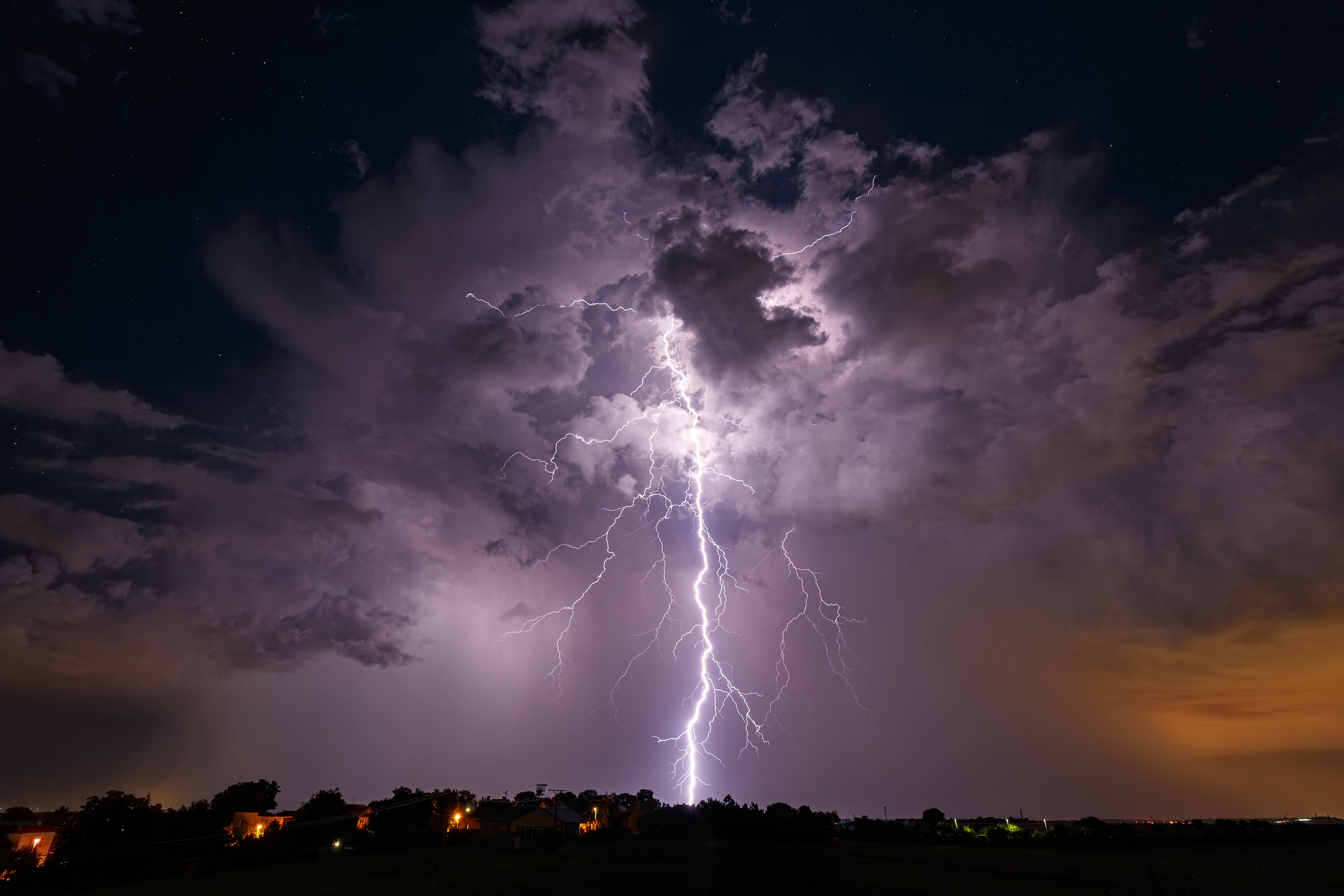 Weather: Thunderstorms possible for upper North Island
