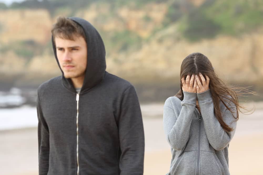 5 Dinge, die einen normalen Streit langsam kaputt machen – und warum ...