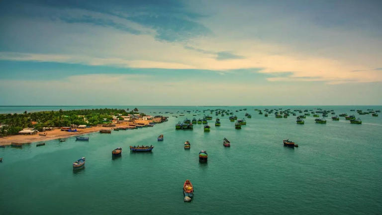 PM Narendra Modi launches New Pamban Bridge, India’s first vertical ...