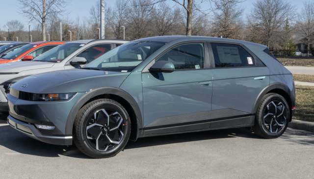 Driver shares extensive review one year after buying next-gen car ...