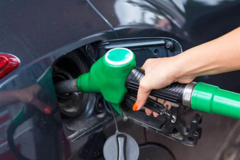 Petrol, diesel fresh prices announced: Check rates in your city on ...