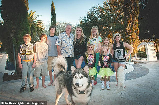 Billionaire timeshare David Siegel mogul dies at 89