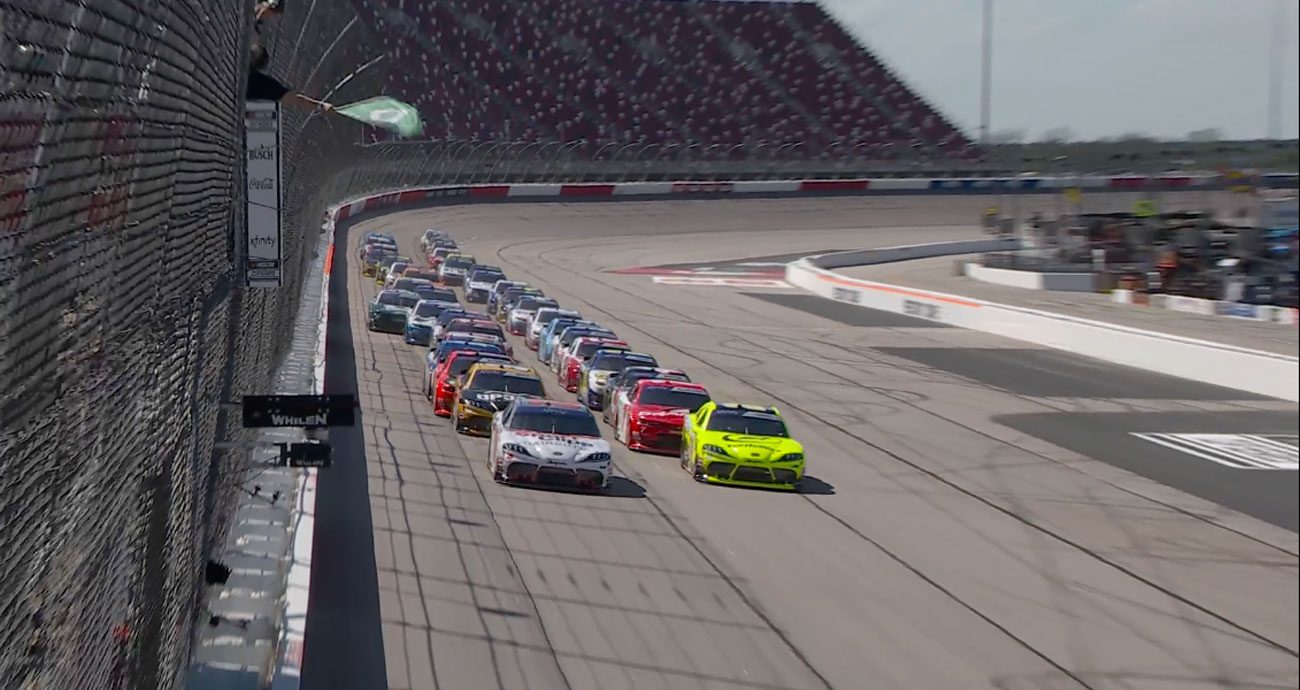 And they're off at Darlington: Xfinity Series field goes green