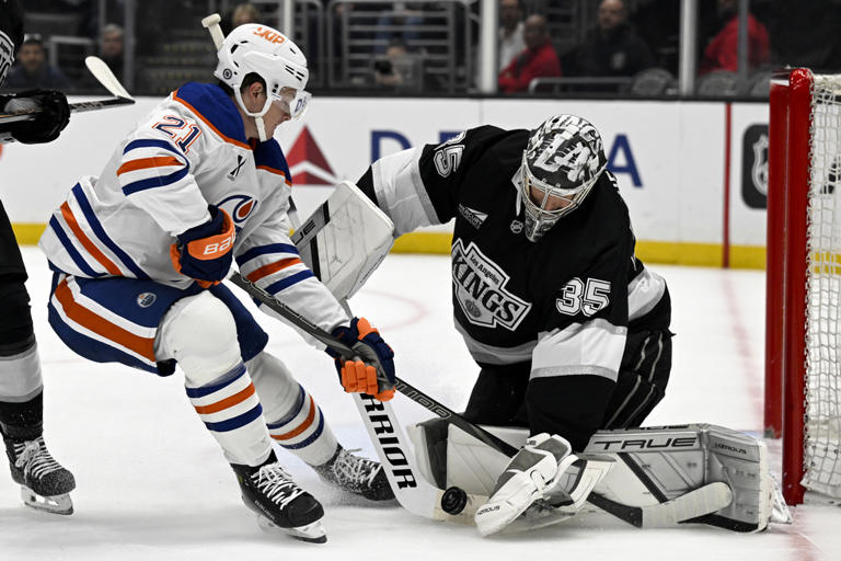 Kings beat Oilers 3-0, then qualify for playoffs hours later with Vegas ...