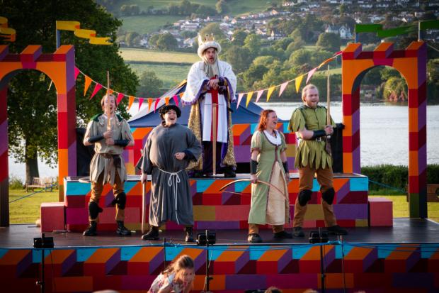Award-winning outdoor theatre company to perform at Tudor mansion this ...