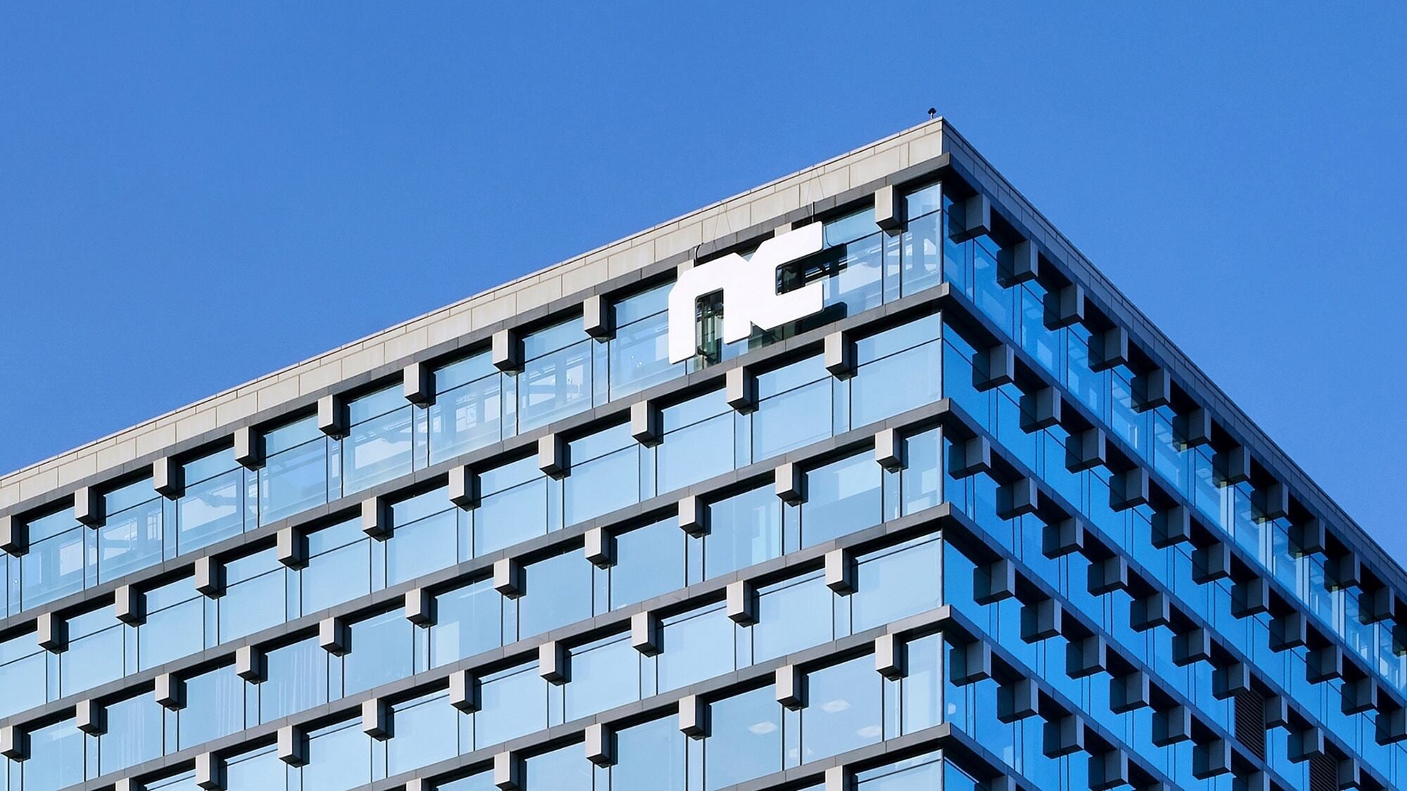 NCSOFT credit rating cut to AA- amid falling earnings and gaming slowdown