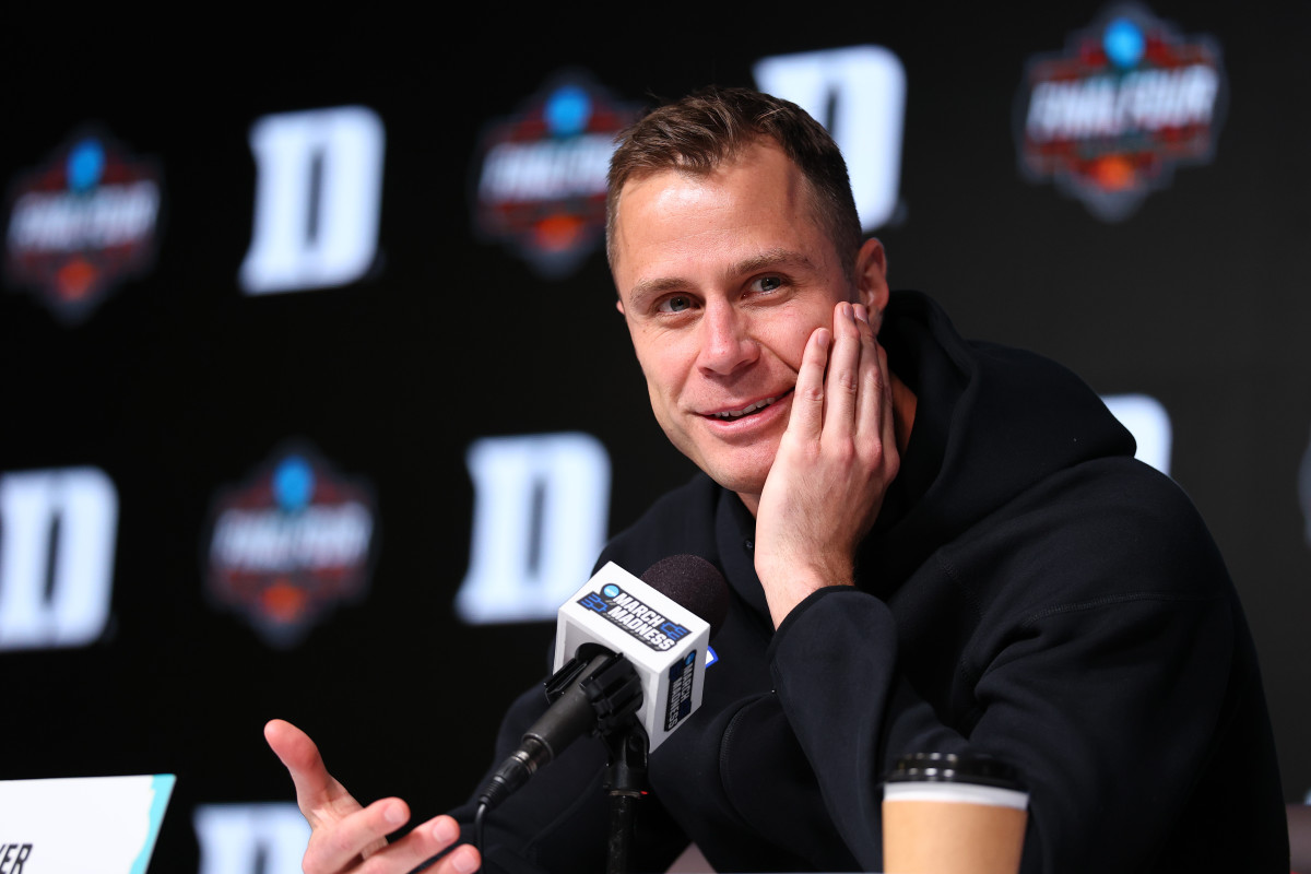 College Hoops Fans In Agreement On Jon Scheyer's Postgame Interview