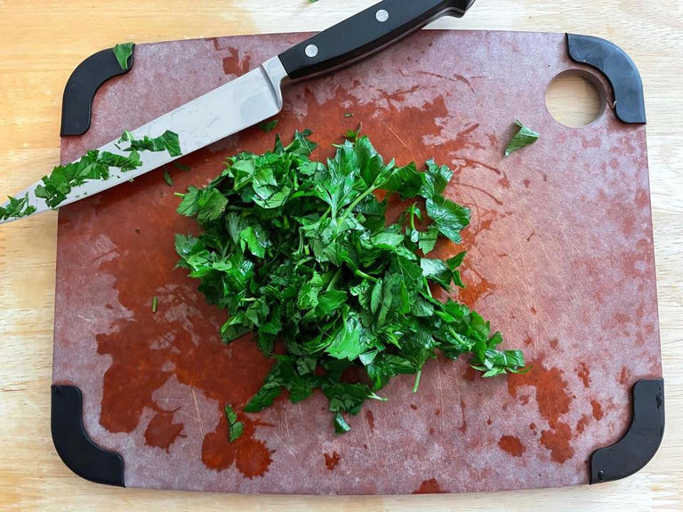 30分で作れる＆美味しい！ 父に教わったギリシャの伝統料理「ユベチ」の作り方