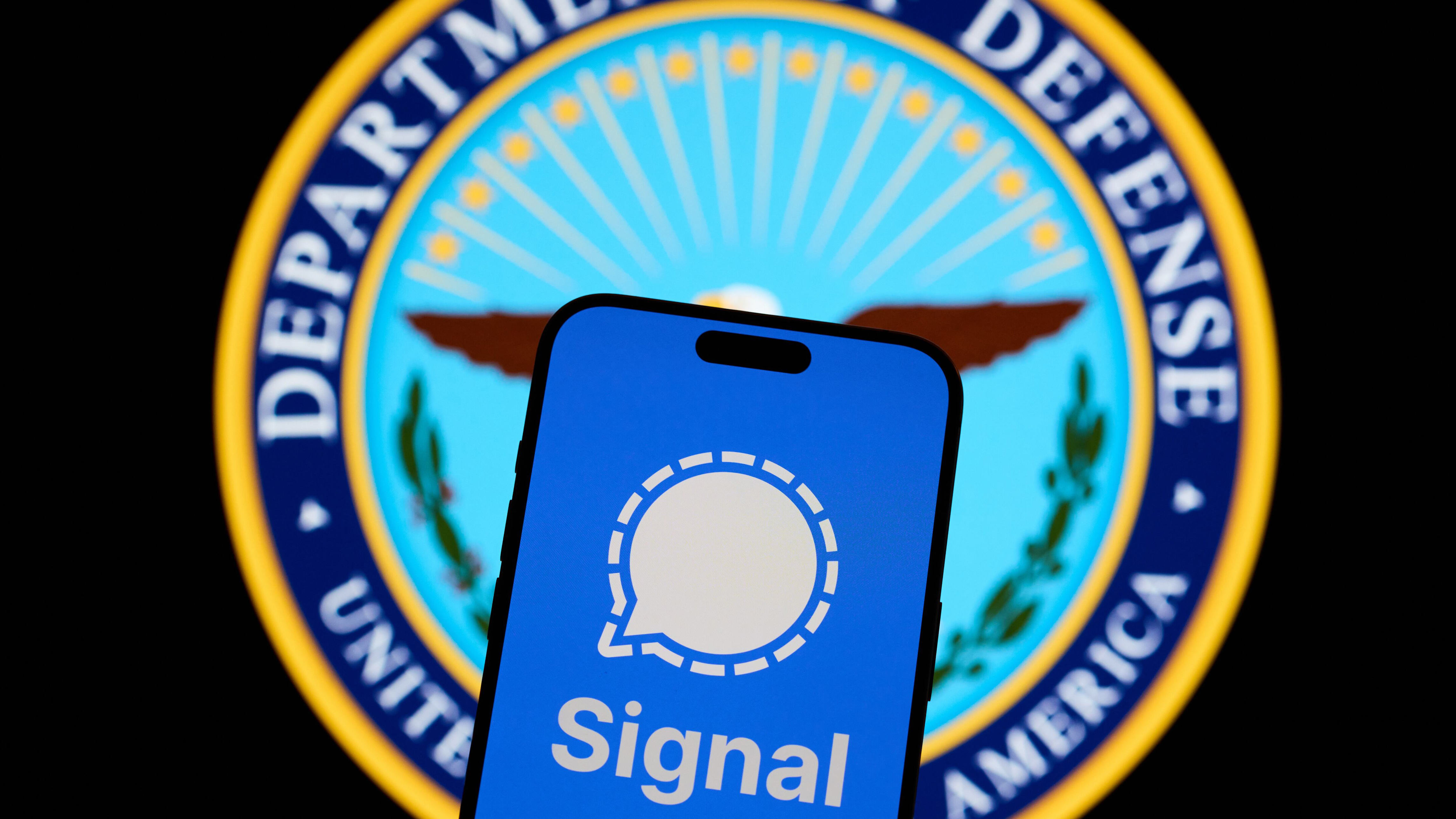 White House Declares ‘Case Closed’ on Signalgate—Congress Disagrees