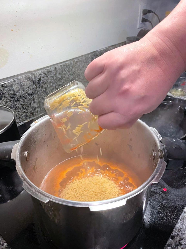 30分で作れる＆美味しい！ 父に教わったギリシャの伝統料理「ユベチ」の作り方