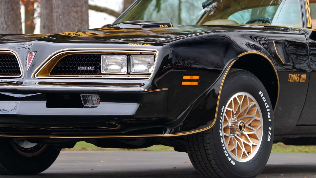 The Iconic 1977 Pontiac Trans Am SE That Made the Bandit Famous