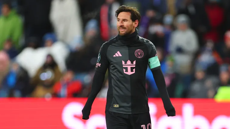 Lionel Messi 'ends' Premier League midfield GOAT debate with bold pick