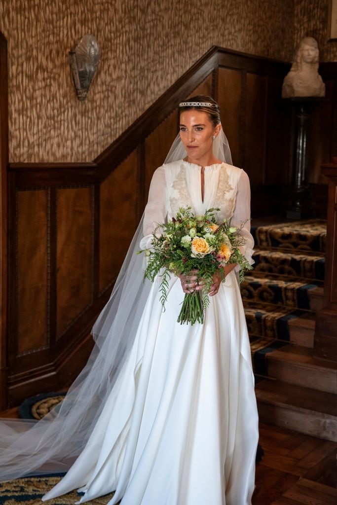 Cuando una pulsera se convierte en tiara: 8 novias que reinventaron ...