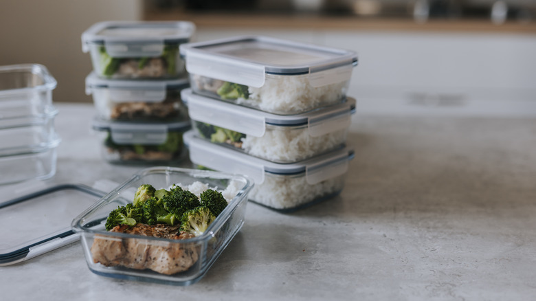 The 2-2-2 Rule To Remember When Creating Your Weekly Meal Plan Menu