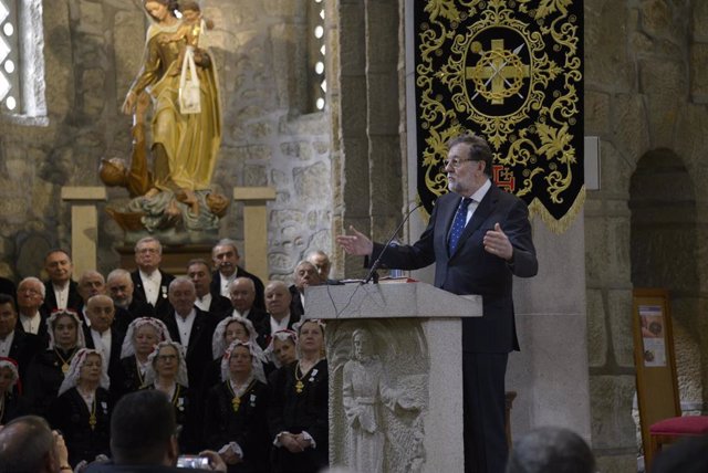 Rajoy anima a visitar O Carballiño en su primer pregón de Semana Santa ...