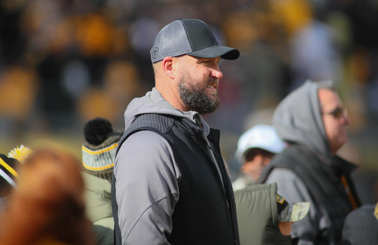 Ben Roethlisberger Defends Unpopular Idea Of Steelers Being Forced To ...