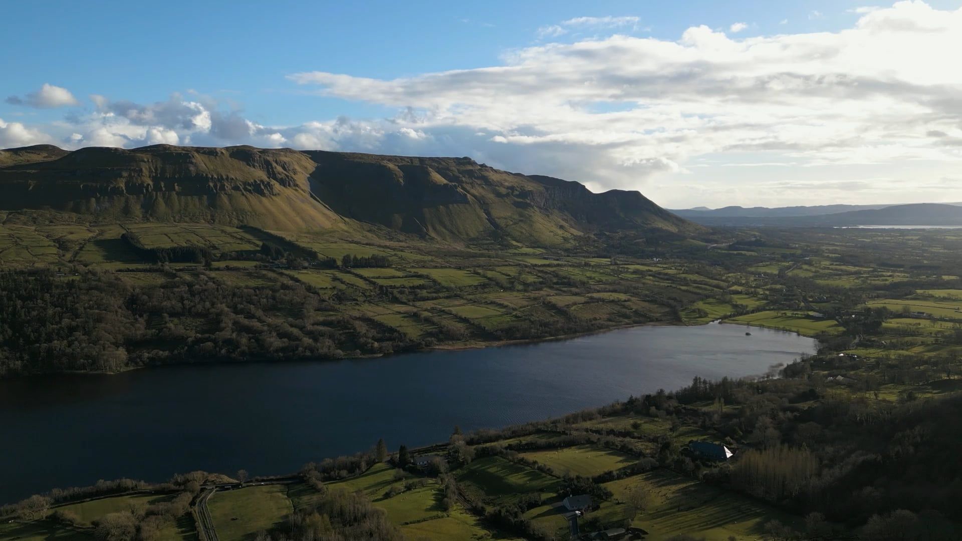 Glencar Lough: Drohnenaufnahmen der atemberaubenden irischen Landschaft