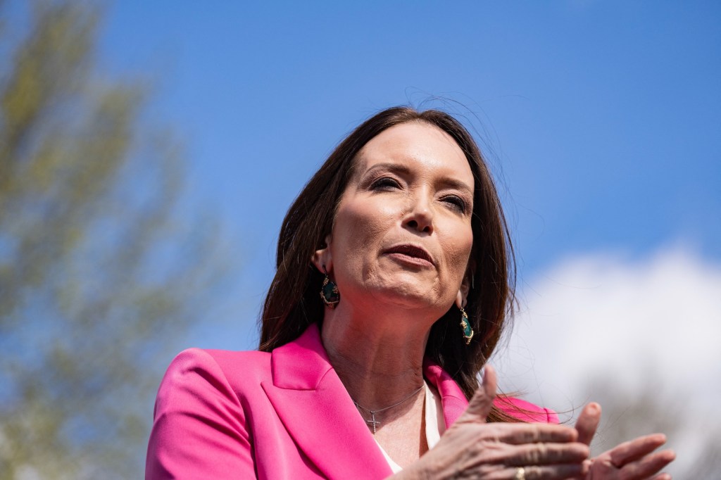 Trump Official Confronted With Administration's Allegedly Faulty Tariff ...