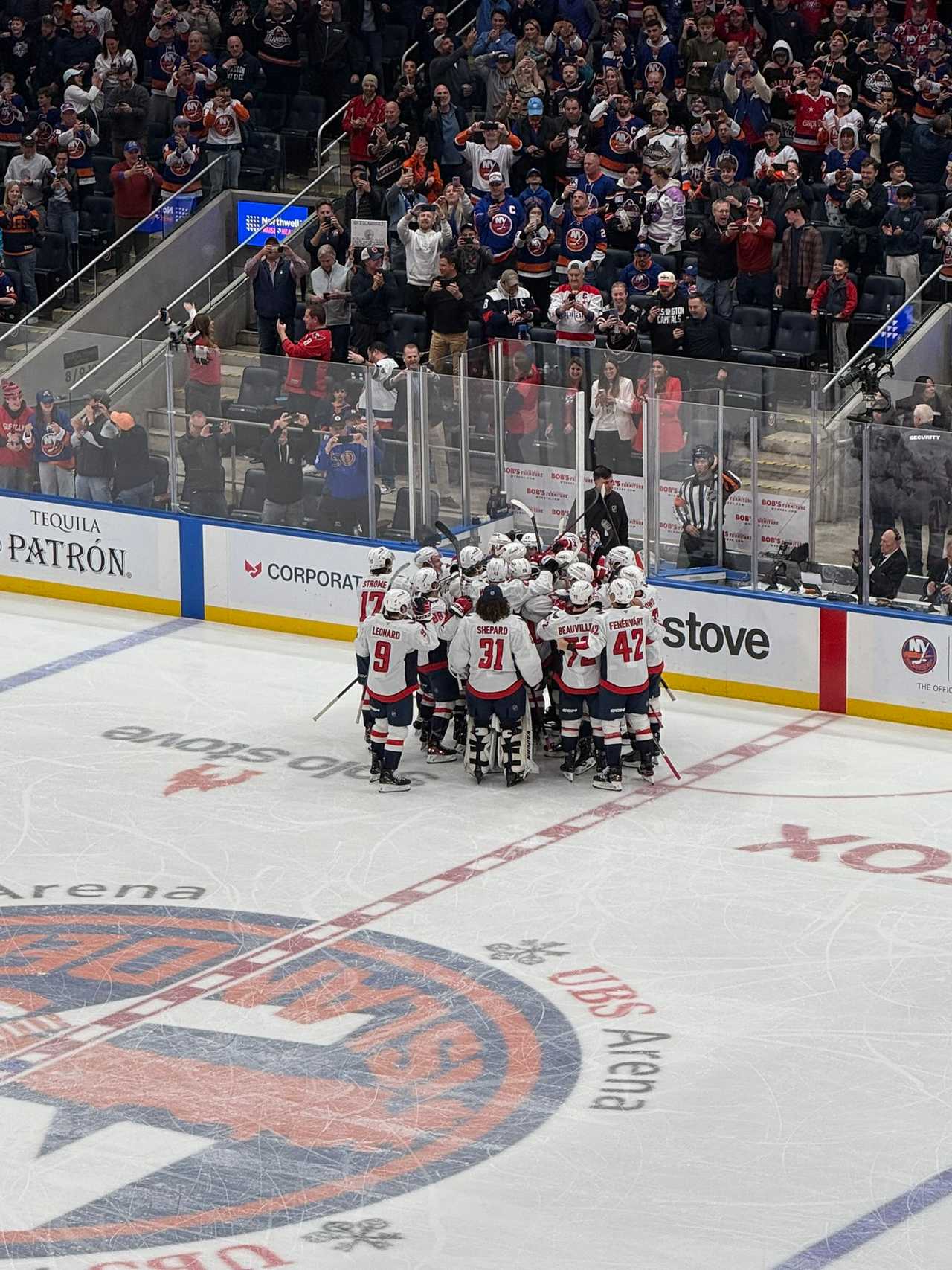 Alexander Ovechkin Passes Wayne Gretzky With Record-Breaking 895th Goal ...