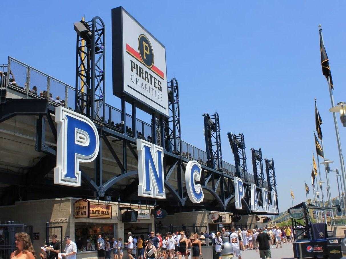 Pirates president announces return of Clemente logo after replacement