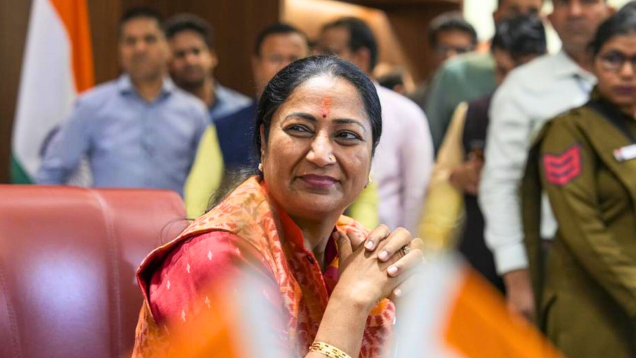 ‘I’m here today because of....’: Delhi CM Rekha Gupta applauds Arya ...