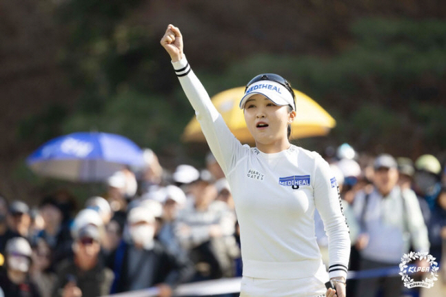 The last hole eagle victory was also strong at first, and Lee Ye-won ...