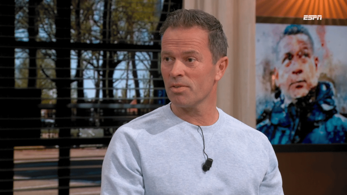 Noa Lang oogst lof van Bas Nijhuis met gedrag: 'Dat is toch voetbal?'