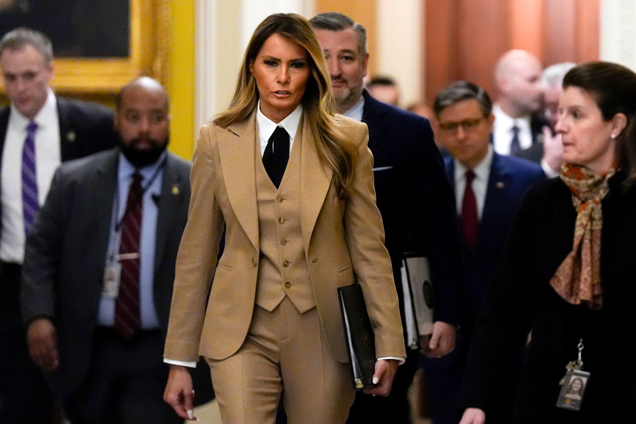 Melania Trump: Die neue Rolle der First Lady – distanziert und inszeniert