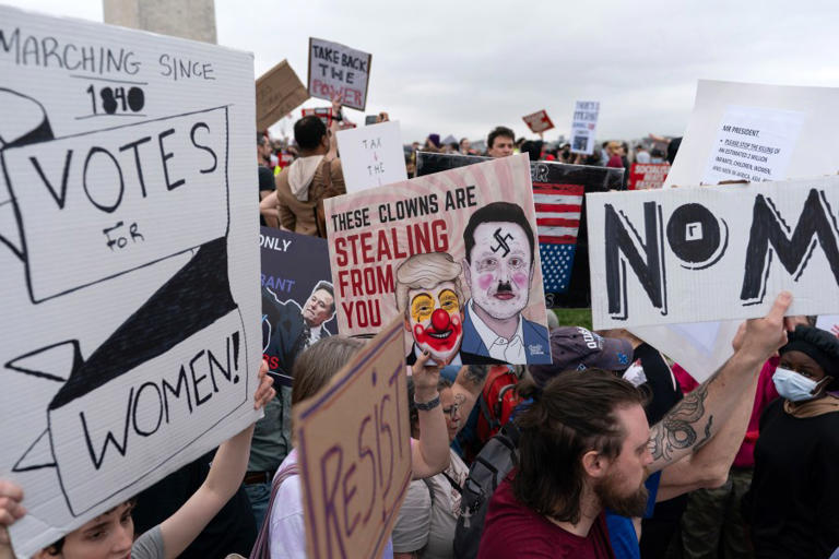 AP PHOTOS: From Manhattan to Alaska, protesters rally against Trump and ...