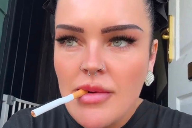 'Mucky Mandy' council estate mum-of-7 flaunts 'trans baby' to make cash ...