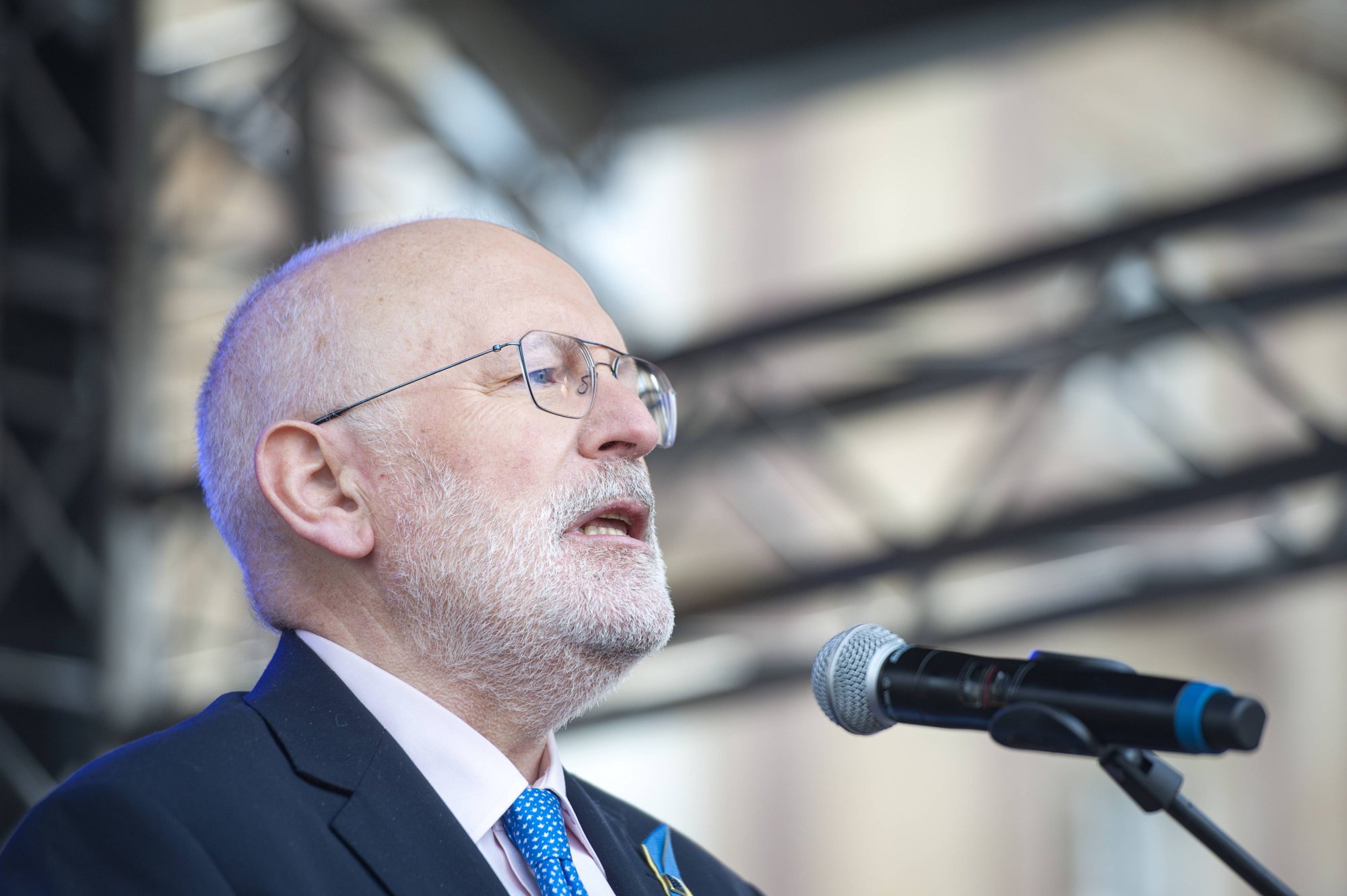 Timmermans: nieuwe linkse partij moet midden naar links trekken