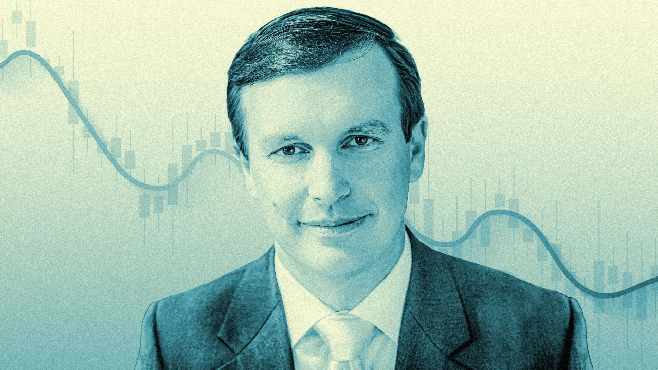 ‘He has never done a hot second of economic analysis’: Senator Chris ...