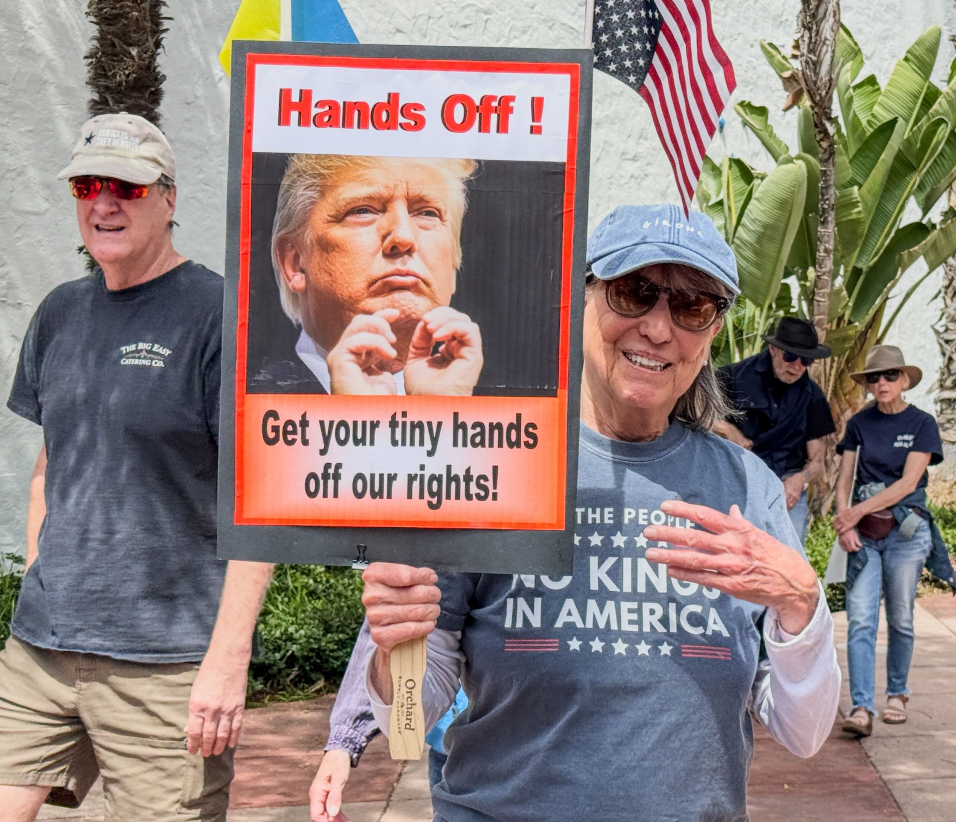 The funniest and most scathing signs seen at worldwide Donald Trump ...