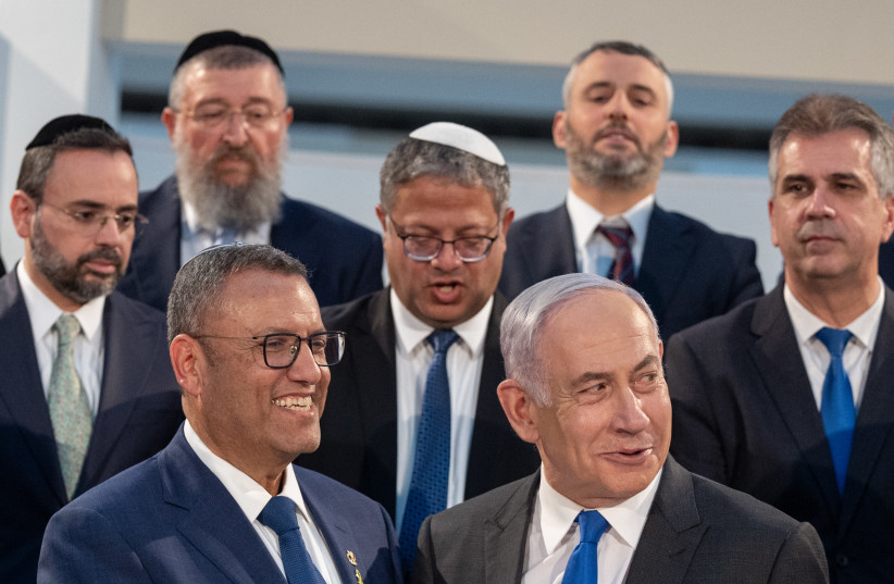 'Show leadership like Trump': MKs call for Hebrew signs on Temple Mount