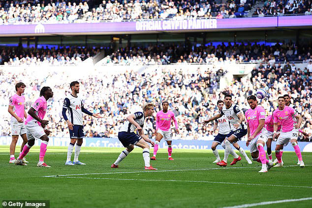 Tottenham fans fume over five-minute VAR check for Lucas Bergvall's ...