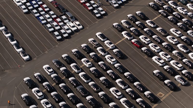 Jaguar and Land Rover carmaker pauses shipments to US over Trump tariffs