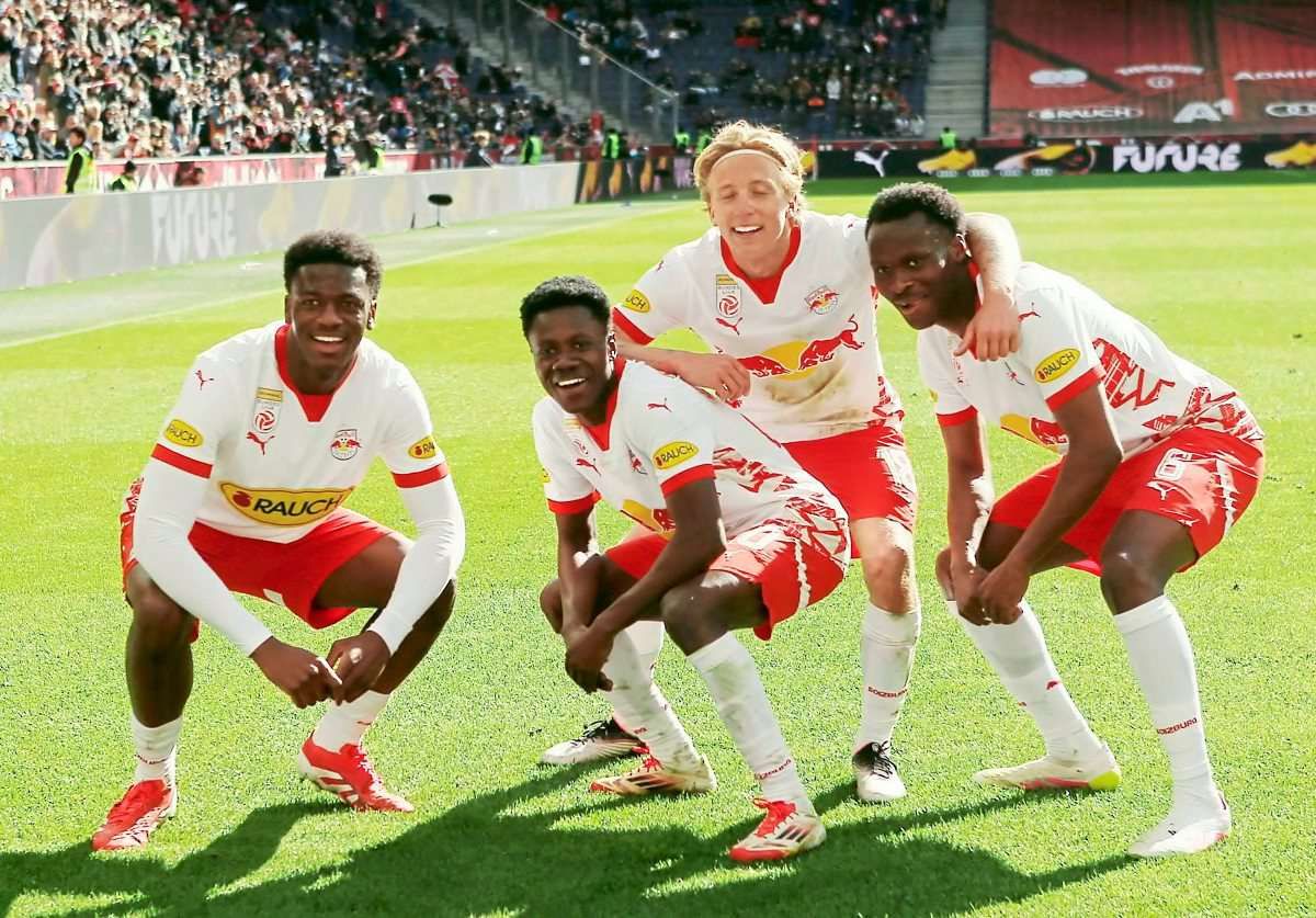 Salzburg holt mit 2:1 gegen Blau-Weiß den nächsten Sieg