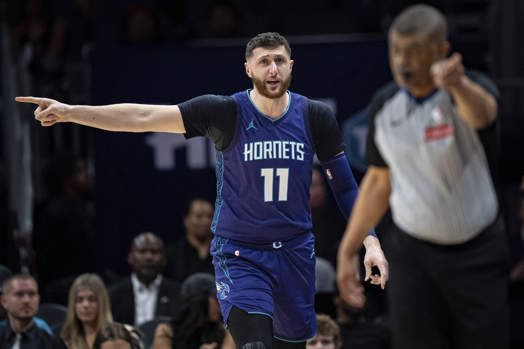 Coby White scores 37, Josh Giddey adds 23 as Bulls beat Hornets 131-117 ...