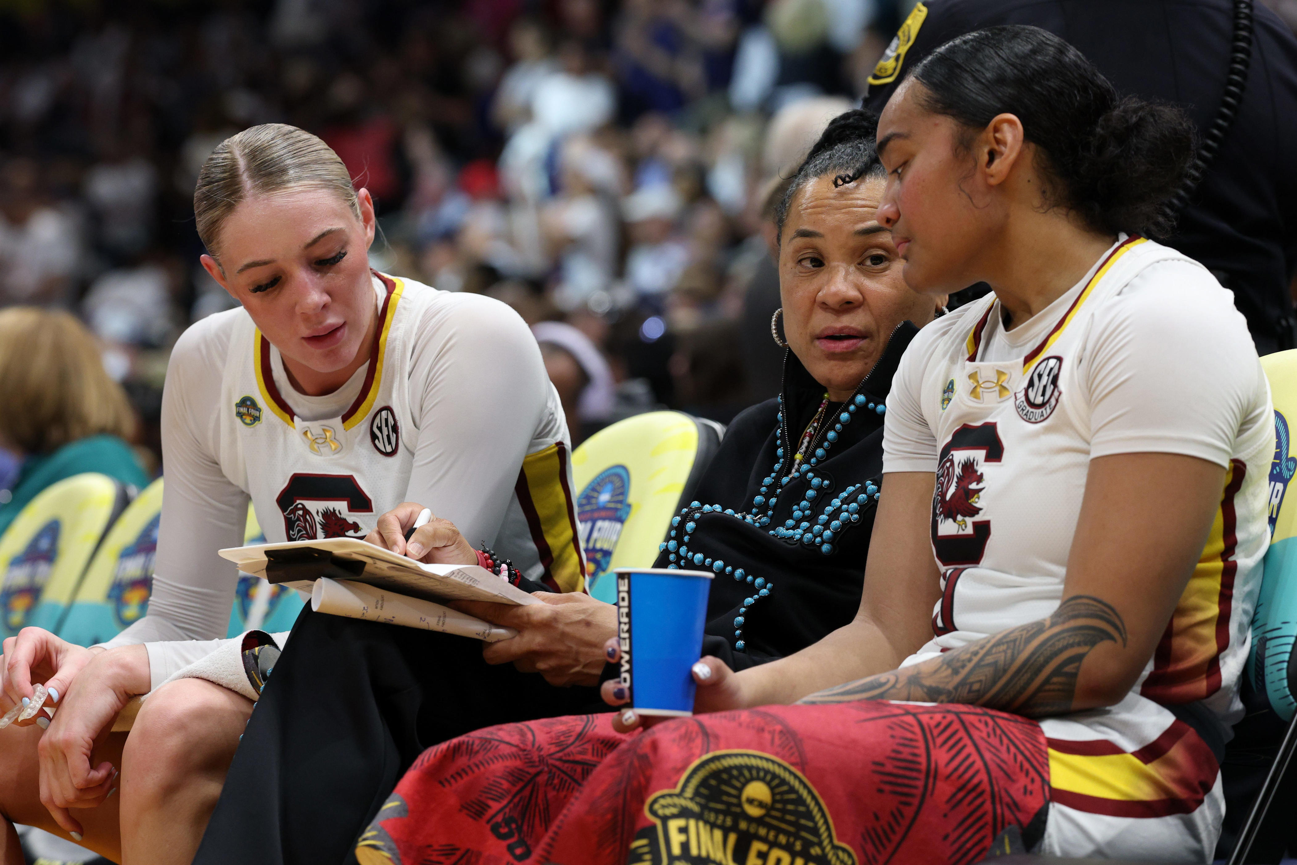 Predicting Dawn Staley's starting lineup for South Carolina women's ...