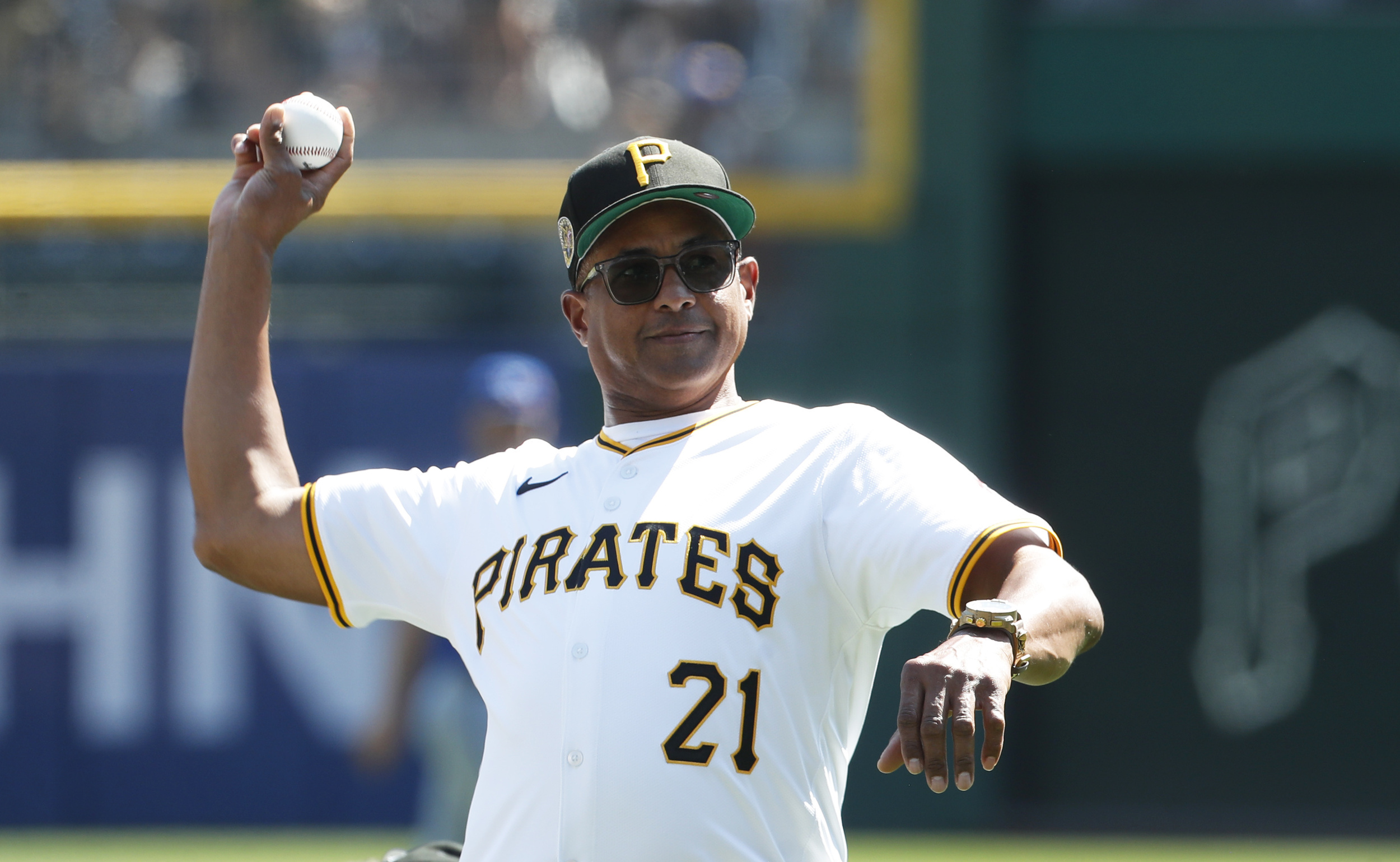 Roberto Clemente Jr. issues statement on Pirates’ controversial move