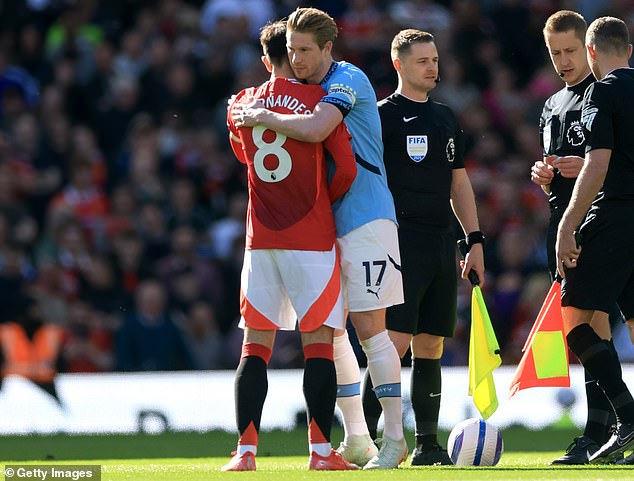 Man United captain Bruno Fernandes pays glowing tribute to Kevin De ...