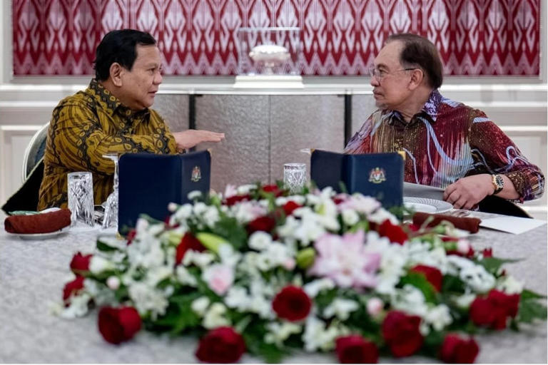 Prabowo Bertemu PM Anwar Ibrahim, Bahas Tarif Impor Trump hingga Bantuan Myanmar