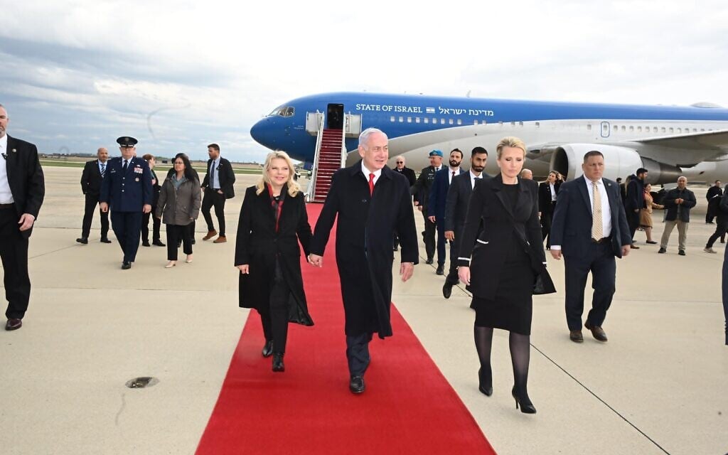 Journalists union demands Netanyahu allow press on his upcoming flight ...