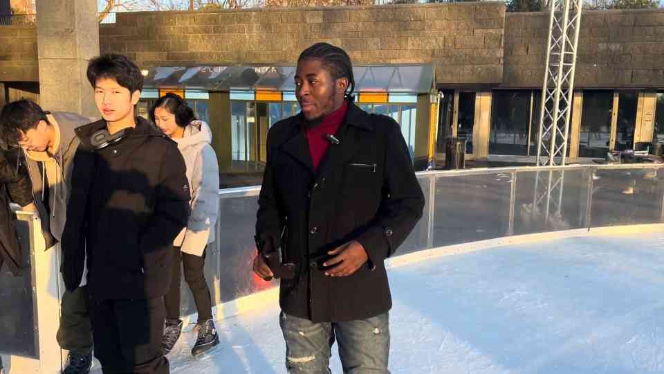 Learn How to Skate Forward – For Absolute Beginners!